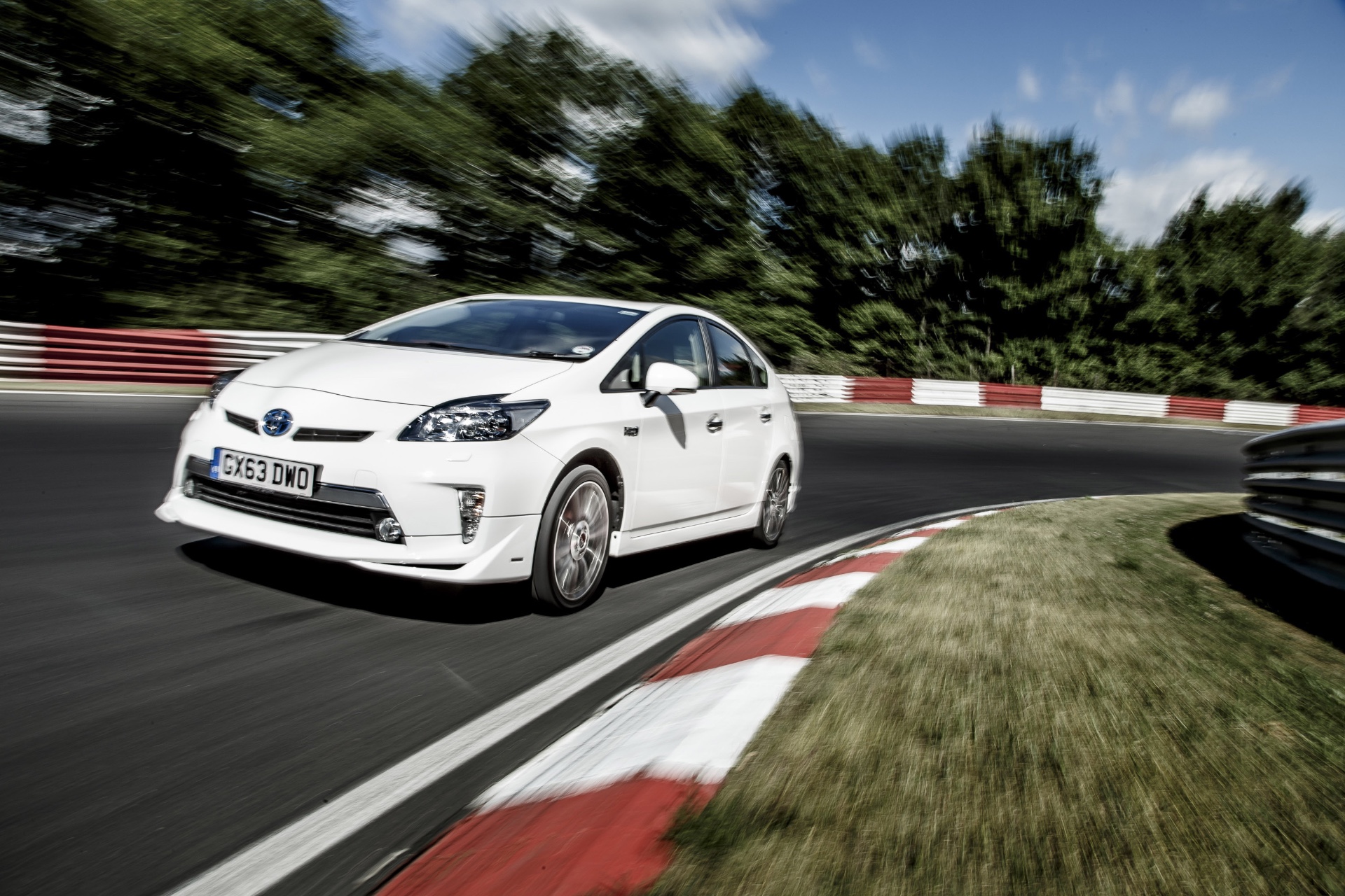Toyota Prius – Engine Oil Guide