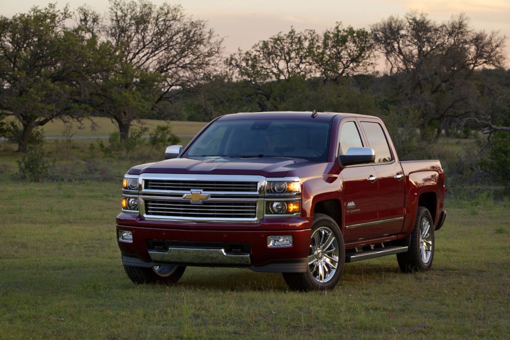 What Kind of Oil Does a 2014 Chevy Silverado Take? Oil Capacity, Change ...